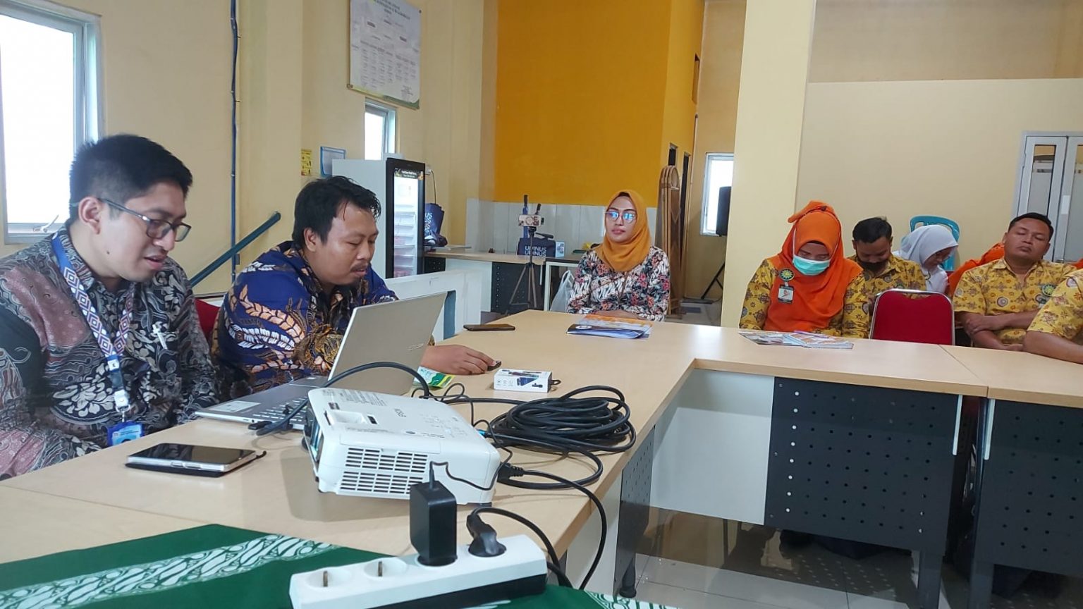 IMPLEMENTASI SISTEM ANALISIS IMPLEMENTASI SISTEM ANALISIS KUANTITATIF ...
